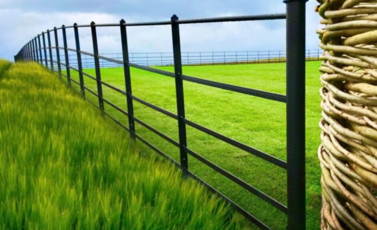 How To Install Estate Fencing » Beyond Homes